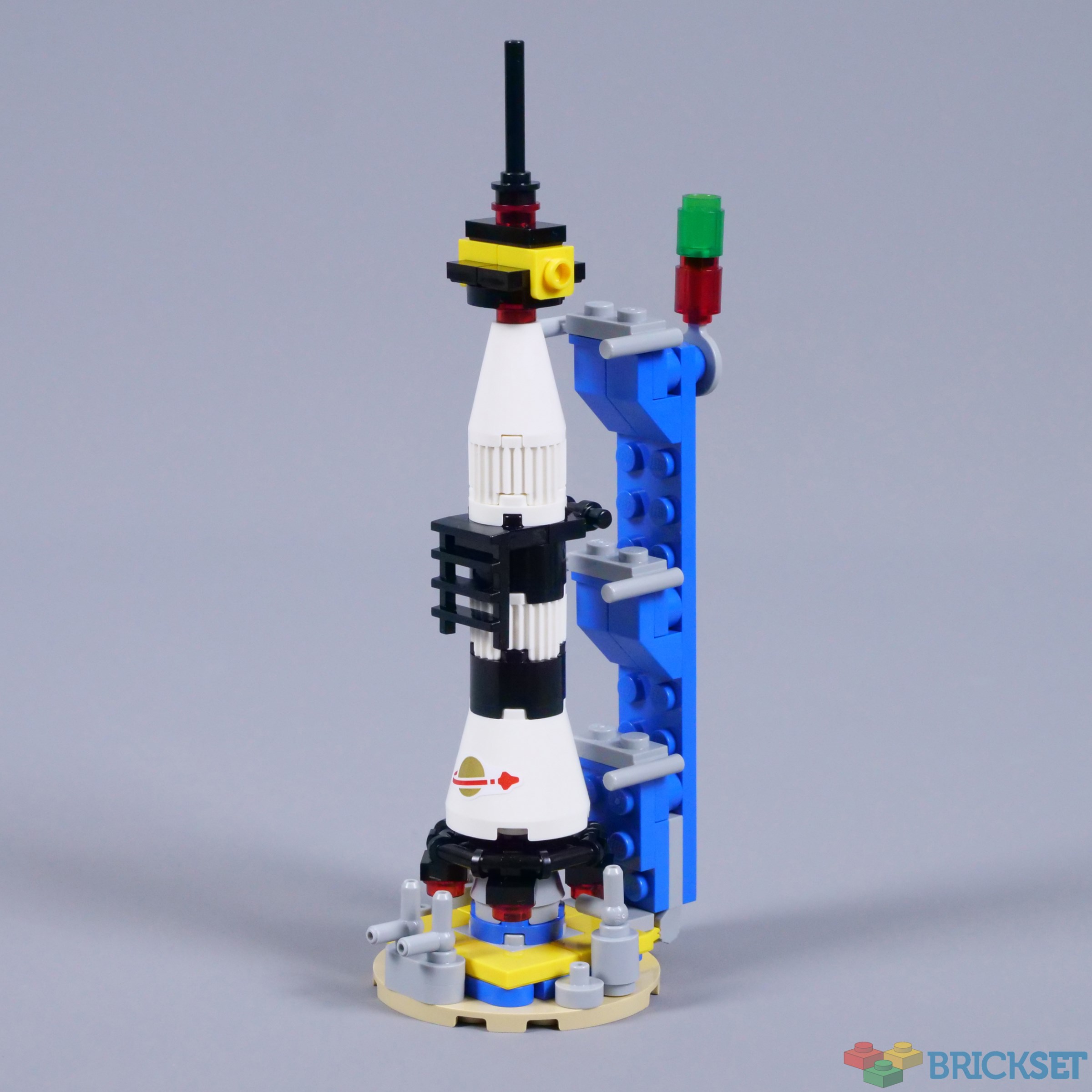 LEGO Icons 40712 Micro Rocket Launchpad review | Brickset
